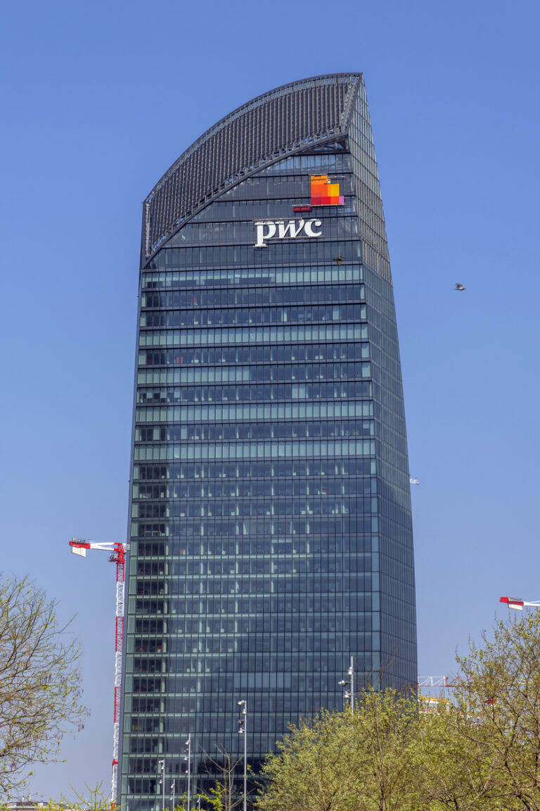 Big 4 Accounting Scholarships 2025: Complete Guide